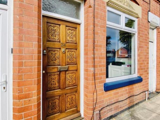 2 bedroom terraced house for sale in Woodville Road, Leicester, LE3