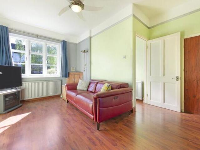 2 bedroom terraced house for sale in Wordsworth Walk, London, NW11