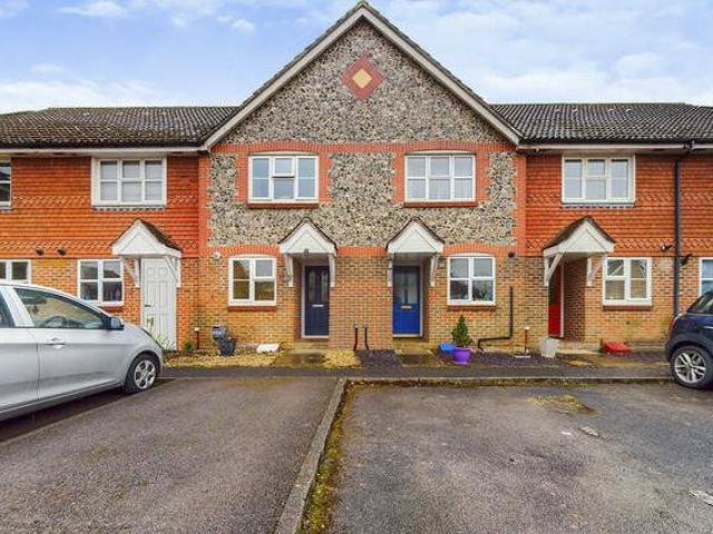 2 bedroom terraced house for sale in Wordsworth Place Horsham RH12