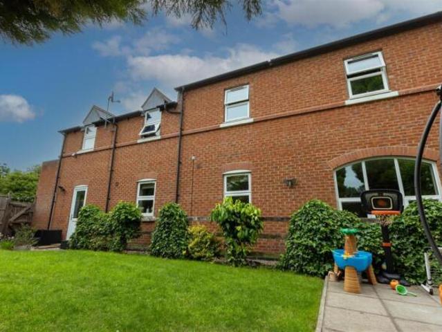2 bedroom terraced house for sale in Wagon Lane, Solihull, B92