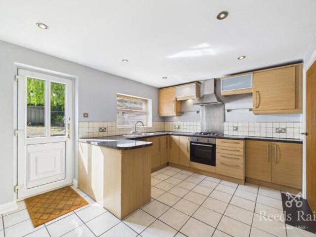 2 bedroom terraced house for sale in Wakefield Road, Dalton, Huddersfield, West Yorkshire, HD5
