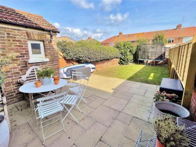 2 bedroom terraced house for sale in Wallace Avenue, Worthing, West Sussex, BN11
