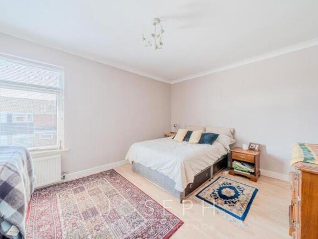 2 bedroom terraced house for sale in Wallace Road, Ipswich, IP1