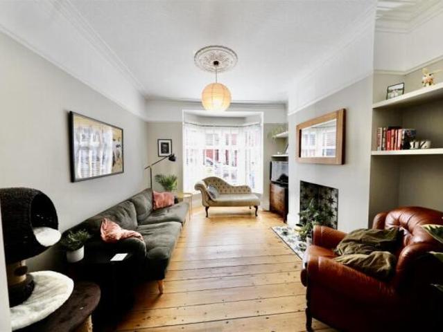 2 bedroom terraced house for sale in Welbeck Street, Hull, HU5
