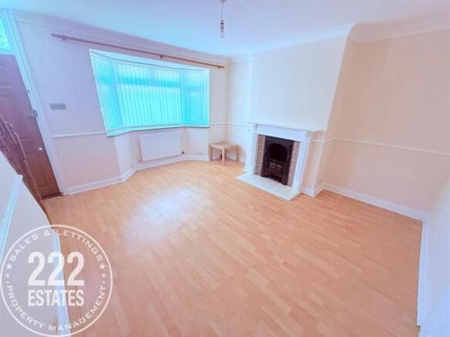 2 bedroom terraced house for sale in West Avenue, Warrington, WA2