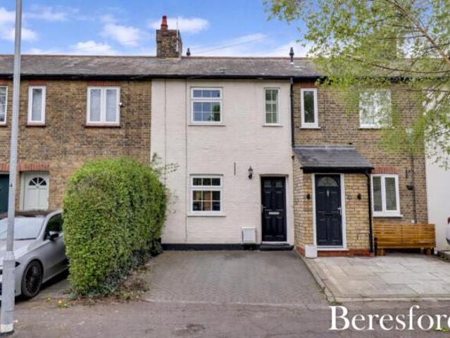 2 bedroom terraced house for sale in Wharf Road, Brentwood, CM14