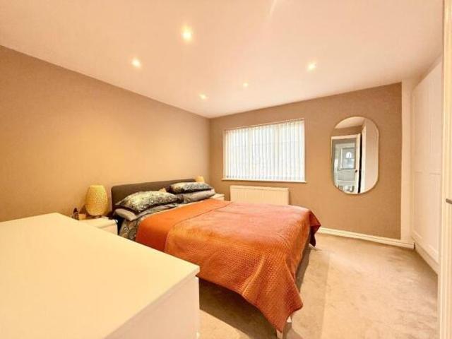 2 bedroom terraced house for sale in Whitwell Close, Luton, LU3