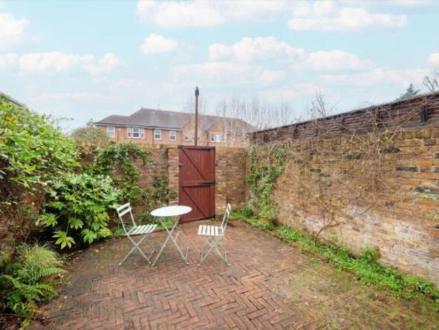 2 bedroom terraced house for sale in Wildwood Grove, London NW3