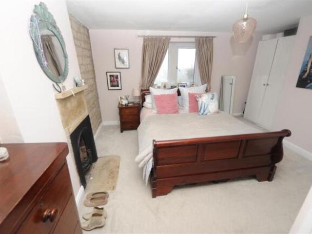 2 bedroom terraced house for sale in Windhill Old Road, Thackley, Bradford, BD10