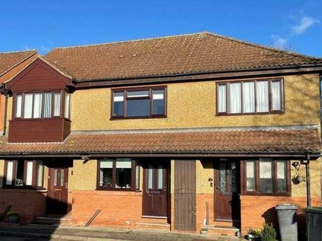2 bedroom terraced house for sale in Wycklond Close Stotfold Hitchin SG5
