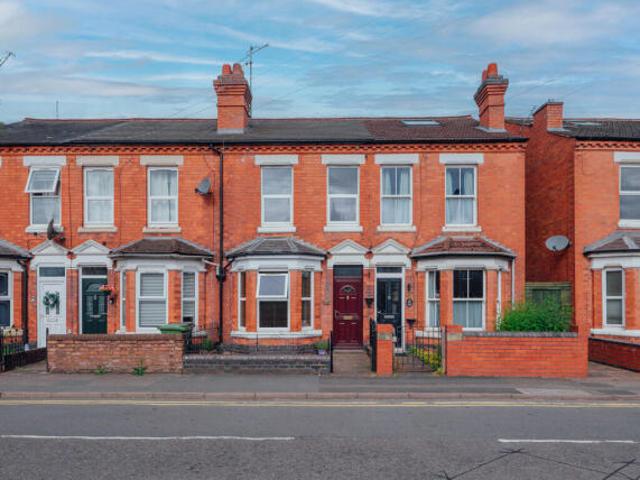 2 bedroom terraced house for sale in Wylds Lane, Worcester, Worcestershire. WR5