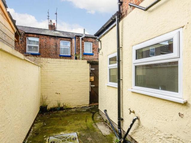 2 bedroom terraced house for sale in Tomkinson Street, Hoole, Chester, CH2