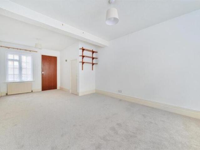2 bedroom terraced house for sale in Tavistock Place, Bedford, MK40