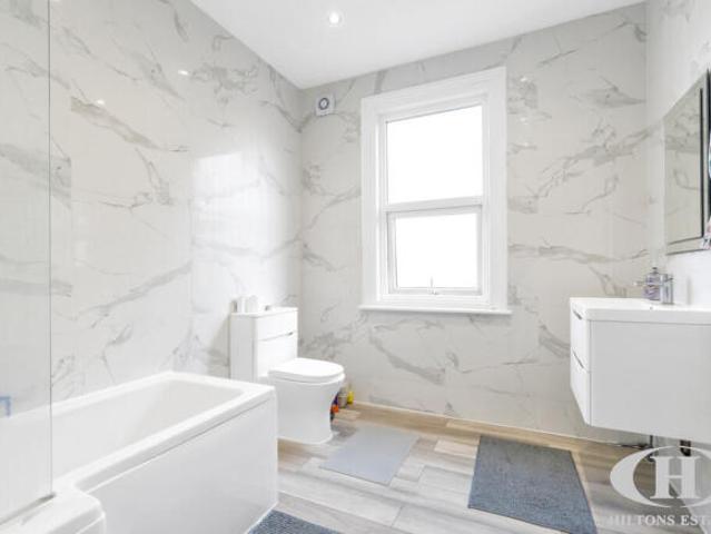 2 bedroom terraced house for sale in The Crescent, Slough, SL1