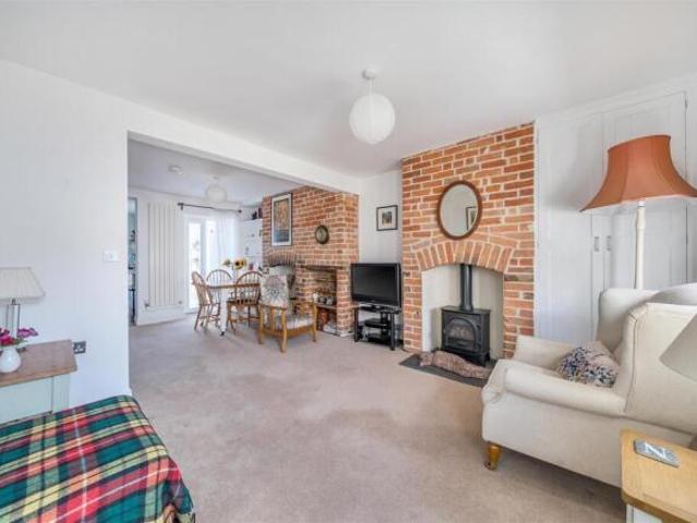 2 bedroom terraced house for sale in The Grove, Bedford, MK40