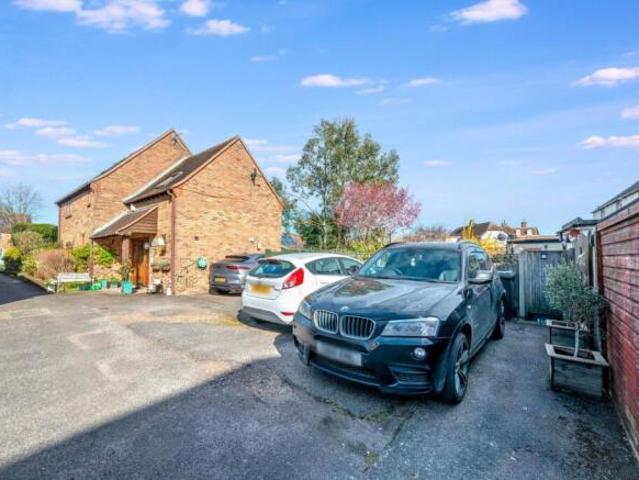 2 bedroom terraced house for sale in The Street, Ash, CT3