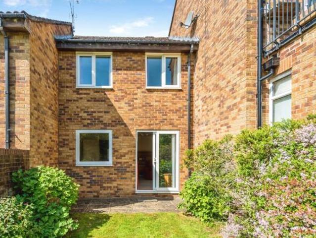 2 bedroom terraced house for sale in The Weavers, Swindon, SN3
