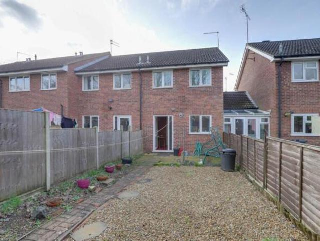 2 bedroom terraced house for sale in The Willows, Caversham, RG4