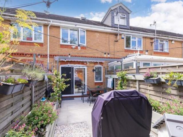 2 bedroom terraced house for sale in Tilbury Walk, Langley, SL3