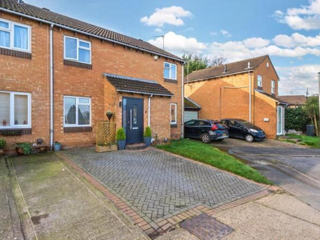 2 bedroom terraced house for sale in Tilehurst, Berkshire, RG30