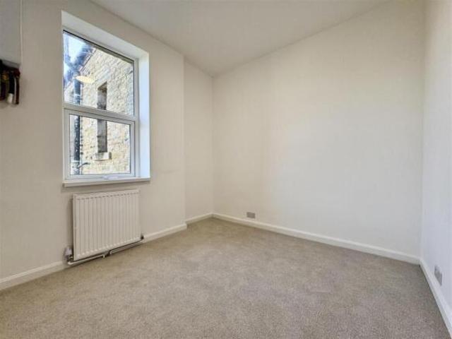 2 bedroom terraced house for sale in Trevelyan Street, Moldgreen, Huddersfield, HD5 8AN, HD5