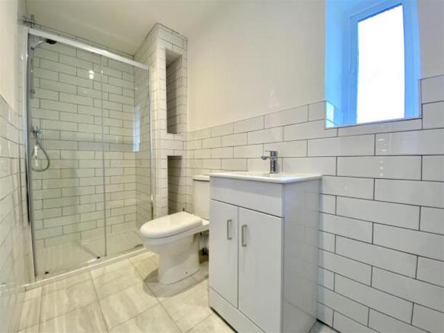 2 bedroom terraced house for sale in Trevelyan Street, Moldgreen, Huddersfield, HD5