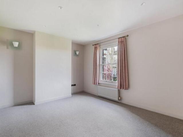2 bedroom terraced house for sale in Trinity Churchyard, Guildford, GU1