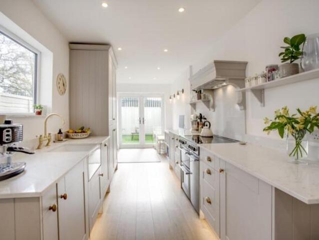 2 bedroom terraced house for sale in Tucker Street, Watford, WD18