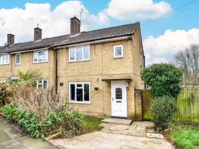 2 bedroom terraced house for sale in Turners Hill, Hemel Hemps.