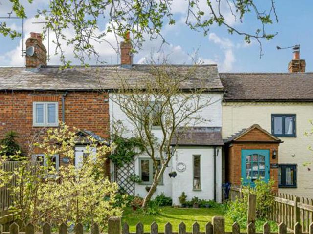 2 Bedroom Terraced House For Sale In Twyford, Buckingham