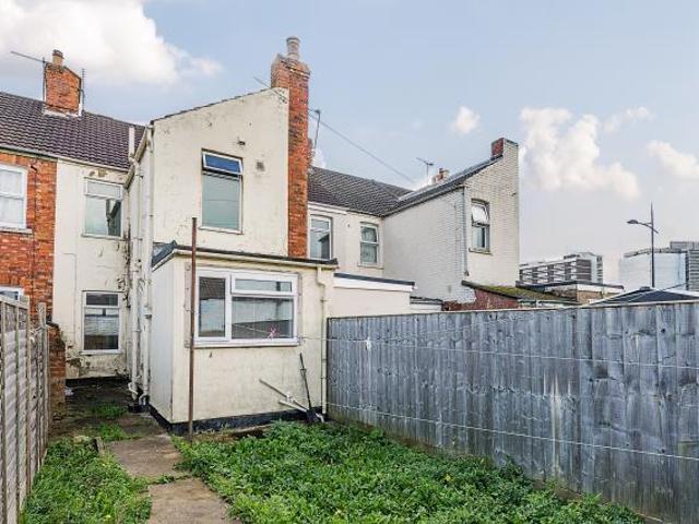 2 bedroom terraced house for sale in Volta Road, Swindon, SN1