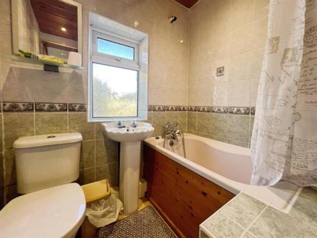 2 bedroom terraced house for sale in Vernon Place, Bradford, BD2 4QN, BD2