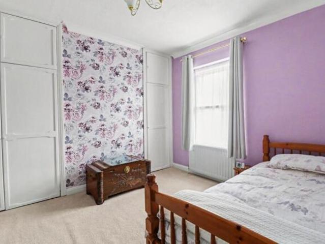 2 bedroom terraced house for sale in Victoria Road, Netley Abbey, SO31