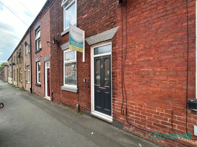 2 bedroom Terraced house to let Hilton Lane, Worsley, Manchester