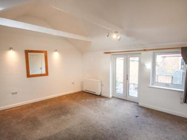 2 bedroom Terraced House To Let