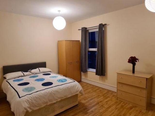 2 bedroom Terraced House To Let
