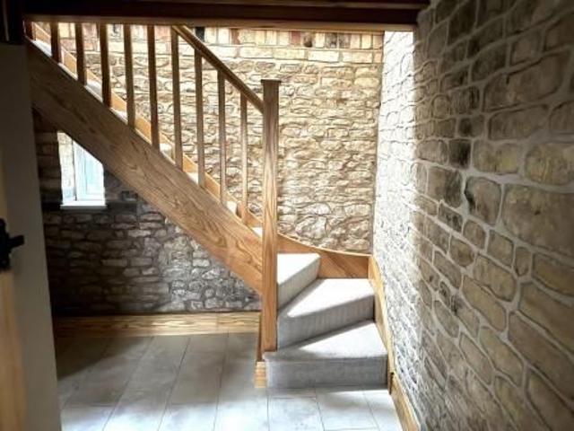 2 bedroom Terraced House To Let
