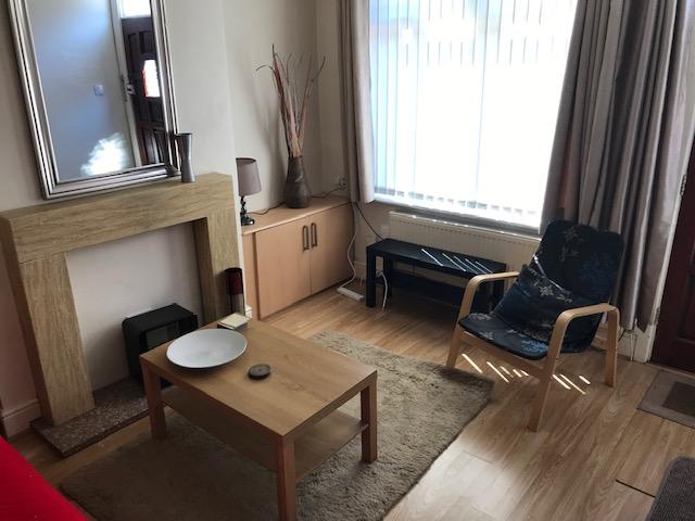 2 bedroom Terraced House To Let