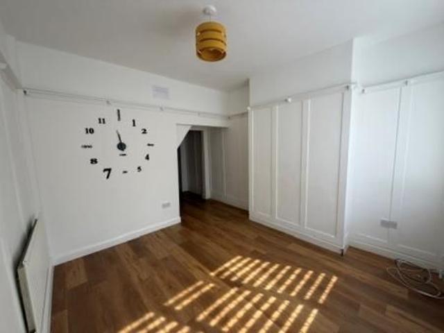 2 bedroom Terraced House To Let