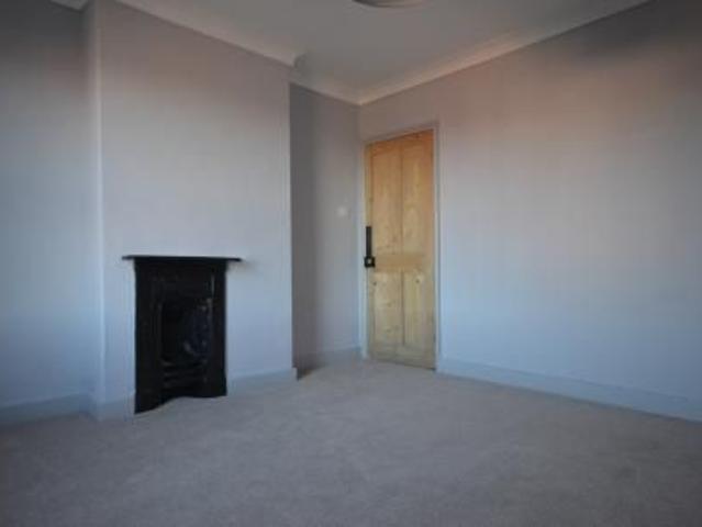 2 bedroom Terraced House To Let