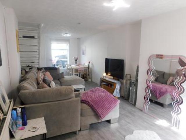 2 bedroom Terraced House To Let