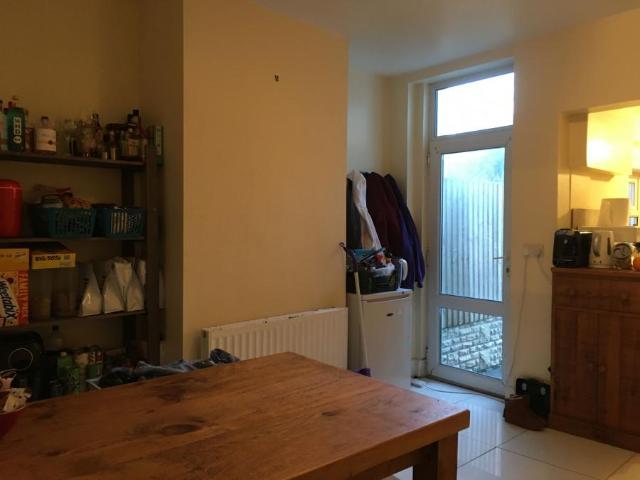 2 bedroom Terraced House To Let