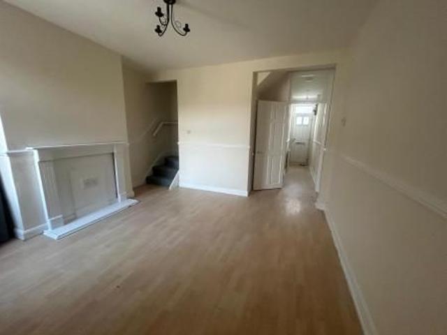 2 bedroom Terraced House To Let