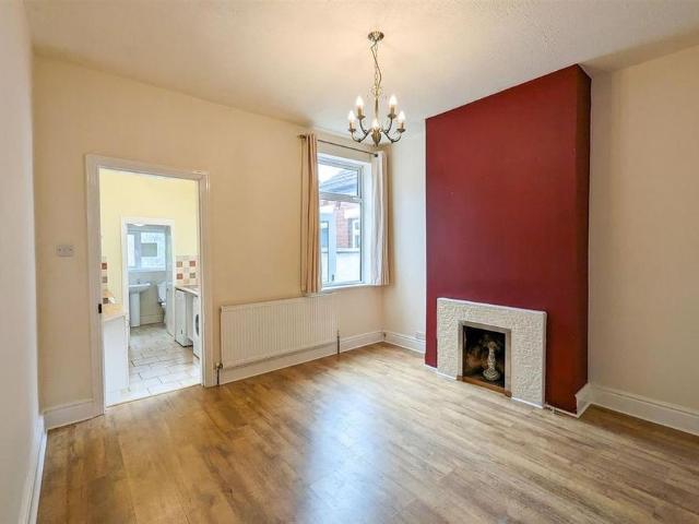 2 bedroom terraced house to rent