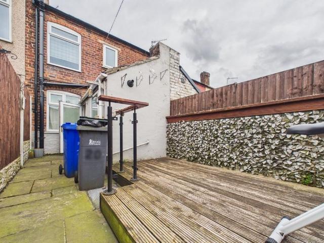 2 bedroom terraced house to rent