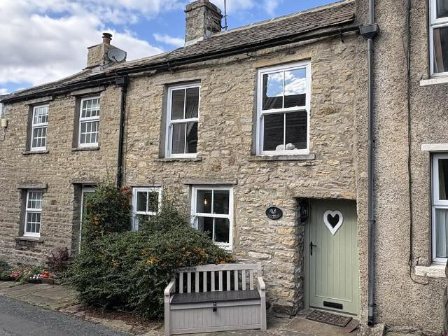 2 bedroom terraced house to rent