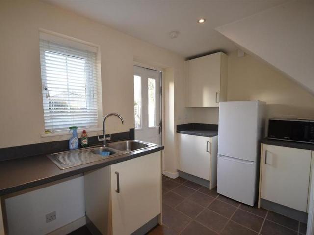 2 bedroom terraced house to rent