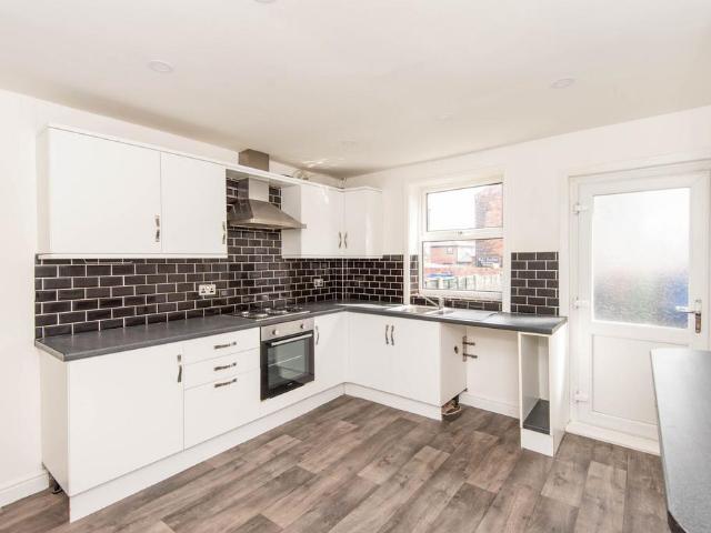 2 bedroom terraced house to rent