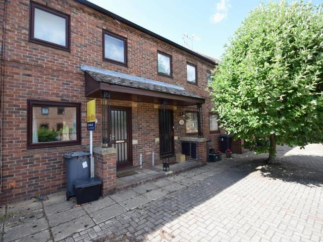 2 bedroom terraced house to rent