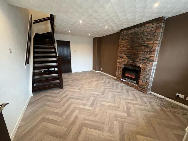 2 bedroom terraced house to rent
